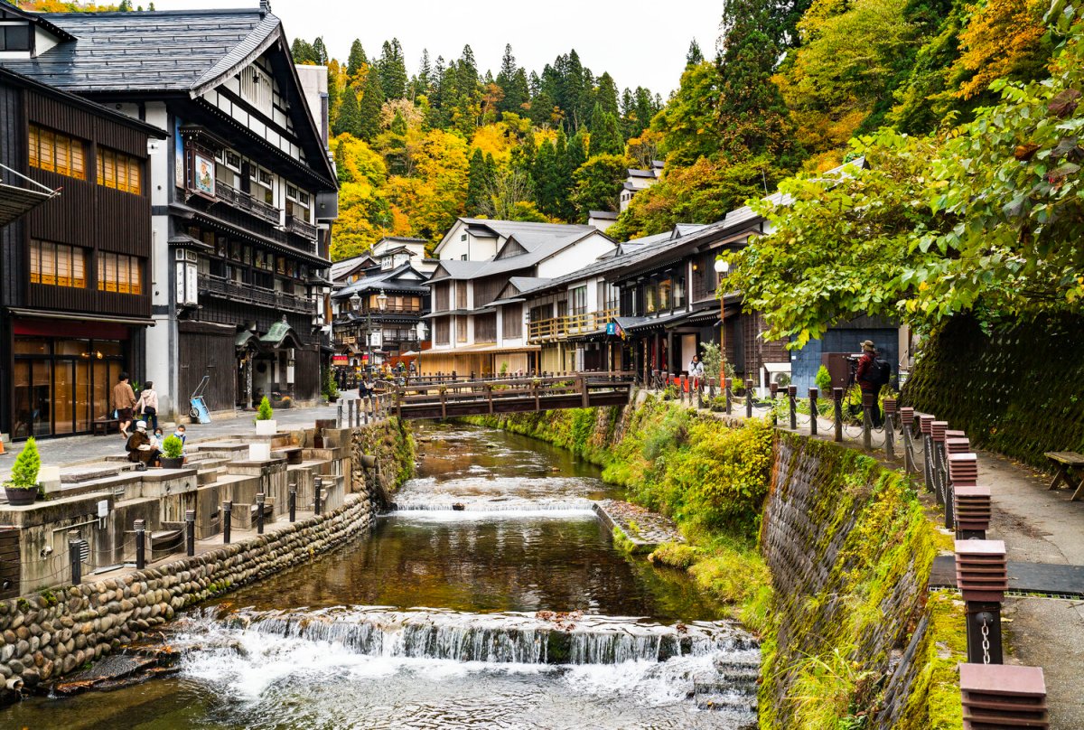 Los Ryokan del pueblo termal Ginzan Onsen | HUELLAS DE ARQUITECTURA